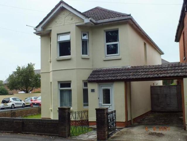 4 bedroom property for rent in Alton Road, Bournemouth, BH10