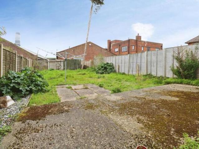 4 bedroom property for rent in Benbow Crescent, Poole, BH12