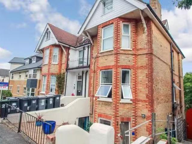 4 bedroom property for rent in Burnaby Road, Bournemouth, BH4