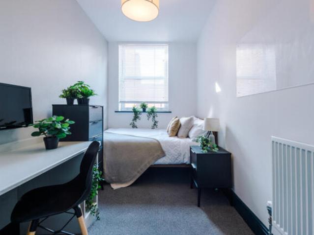 4 bedroom property for rent in Flat 17, Shoe & Boot Factory, Leicester, LE2