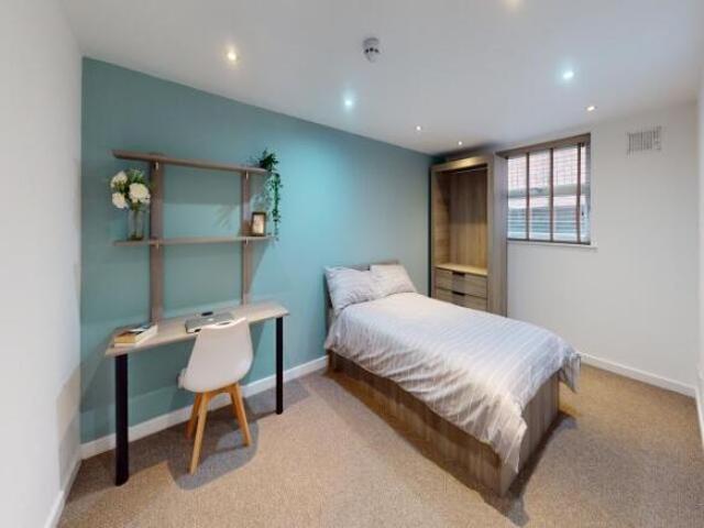 4 bedroom property for rent in Hyde Terrace, Hyde Park, Leeds, LS2