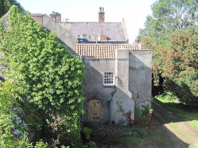4 bedroom property for rent in Oldmixon Road Hutton BS24