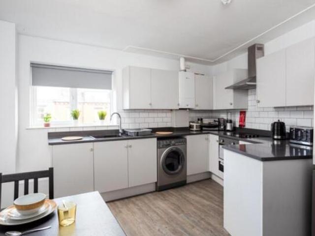 4 bedroom property for rent in Royal Park Road, Hyde Park, Leeds, LS6