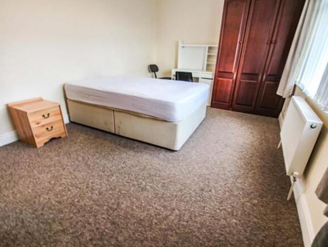 4 bedroom property for rent in Wallisdown Road, Poole, BH12
