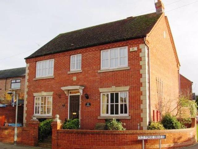 4 bedroom property for rent in West Haddon NN6