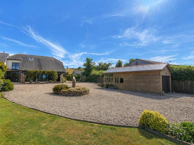 4 bedroom property for sale