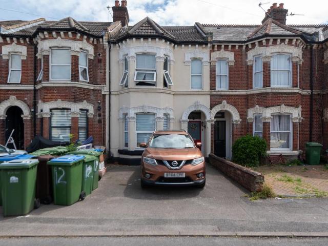 4 bedroom property for sale