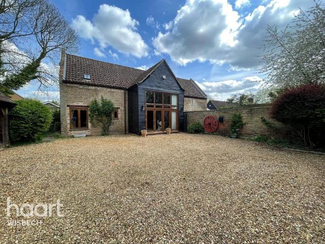 4 bedroom property for sale