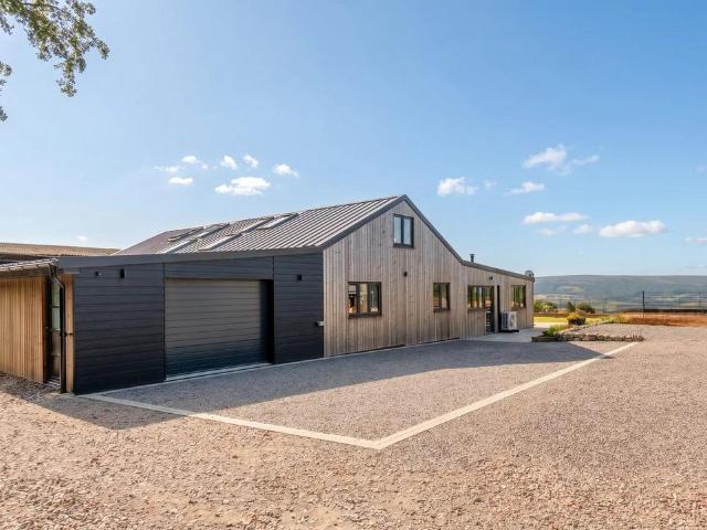4 bedroom property for sale