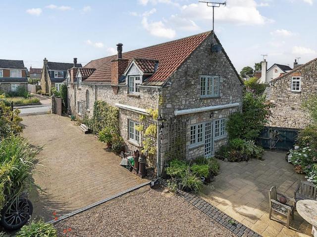 4 bedroom property for sale