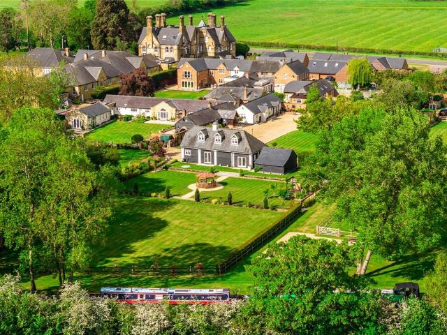4 bedroom property for sale