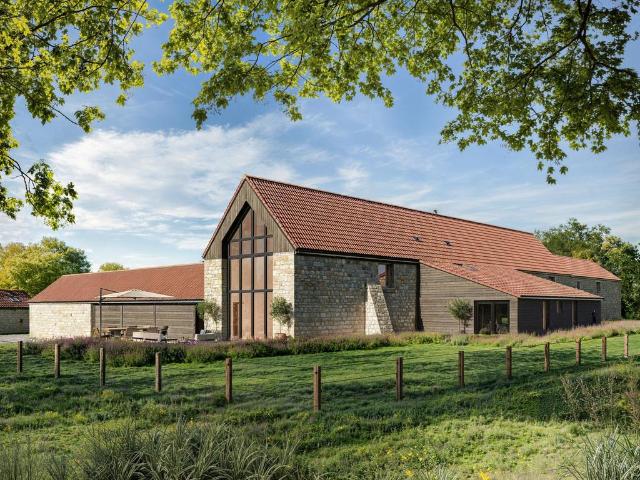 4 bedroom equestrian facility for sale