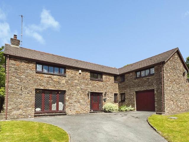4 bedroom property for sale