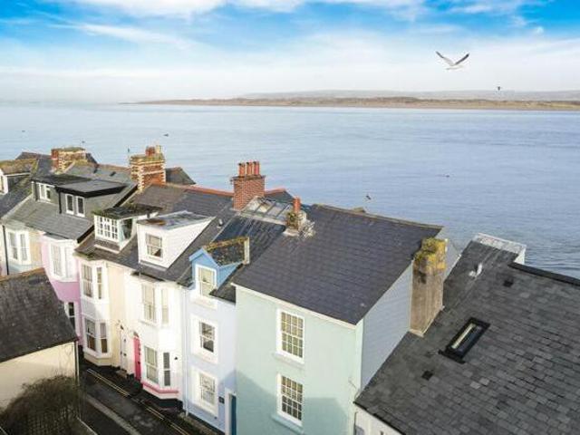 4 Bedroom Property For Sale In Appledore