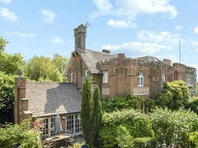 4 Bedroom Property For Sale In Bicester, Oxfordshire