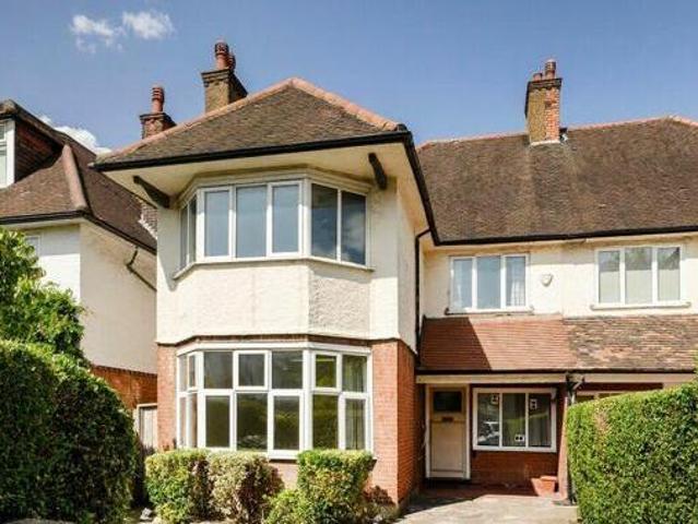 4 Bedroom Property For Sale In Golders Green Road