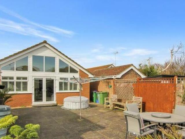 4 Bedroom Property For Sale In Greatstone