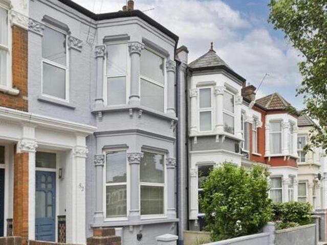 4 Bedroom Property For Sale In London