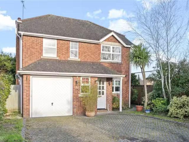 4 bedroom property for sale in St. Andrews Gardens, Cobham, Su.