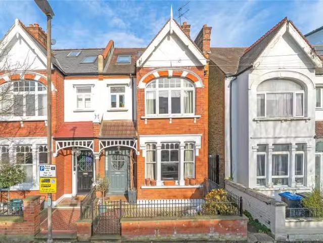 4 bedroom property for sale in Stroud Road, Southfields, Londo.