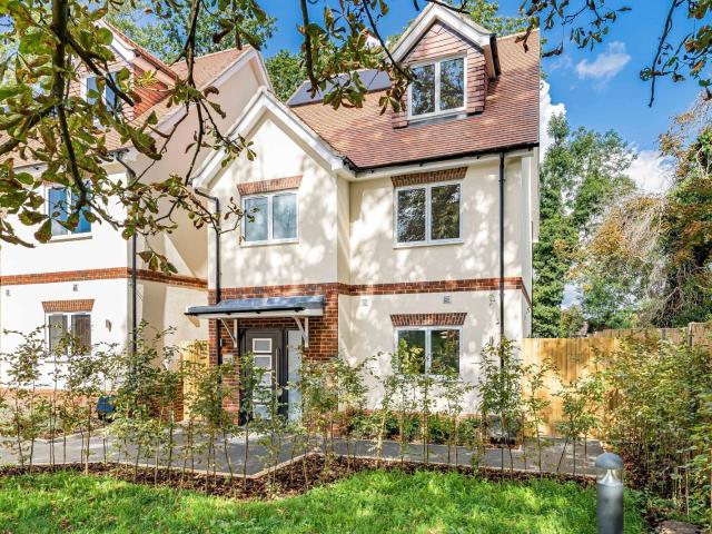 4 bedroom property in Apple Tree Grove, Pollards Hill North, Norbury, SW16 £3,800 pcm | Chestertons
