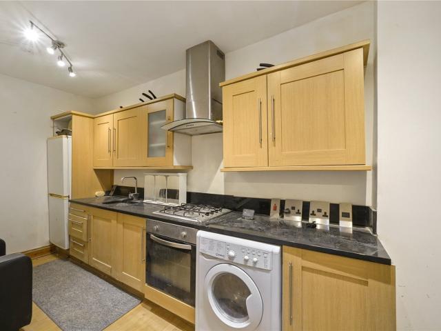 3 bedroom property in Davenant Road, Archway, London, N19 £3,300 pcm | Chestertons