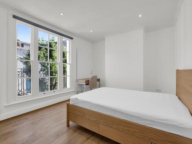 4 bedroom property in Ivor Street, Camden, London, NW1 £5,000 pcm | Chestertons