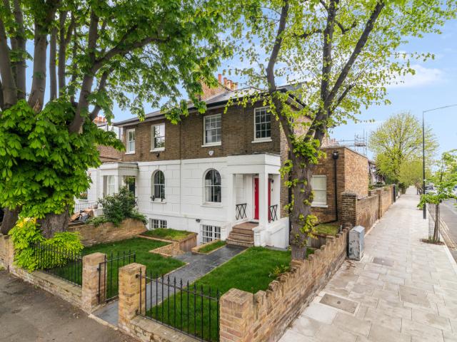 4 bedroom property in Northchurch Terrace, De Beauvoir, London, N1 £8,000 pcm | Chestertons