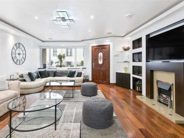 4 bedroom property in Stanhope Terrace, London, W2 £9,966 pcm | Chestertons