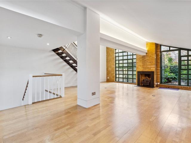 4 bedroom property in Prebend Studios, Ravensmede Way, London, W4 £5,500 pcm | Chestertons