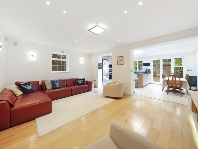 4 bedroom property in The Marlowes, St John's Wood, London, NW8 £11,000 pcm | Chestertons