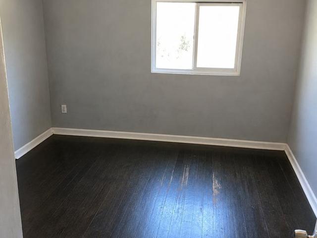 4 bedroom property looking for roomate
