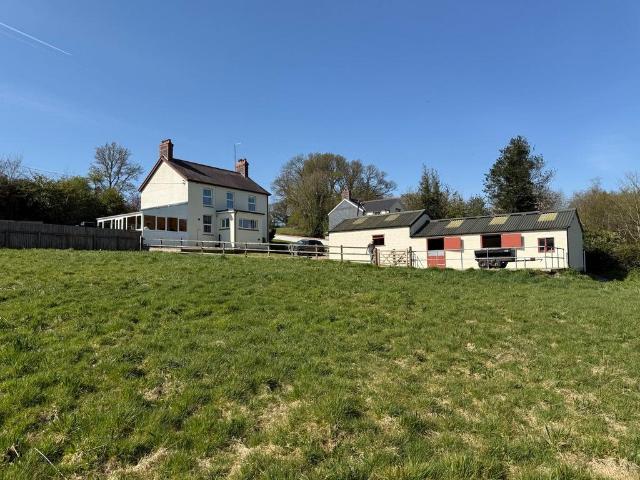 4 bedroom property with land for sale