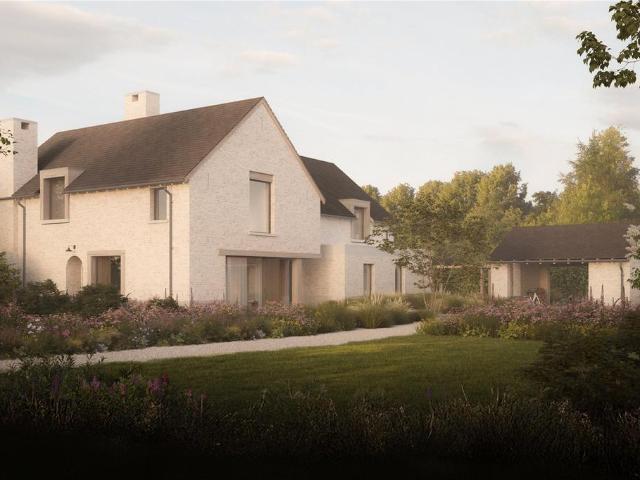 4 bedroom property with land for sale