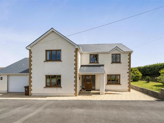 4 bedroom property with land for sale