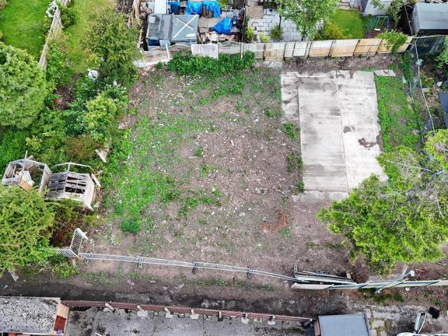 4 bedroom property with land for sale