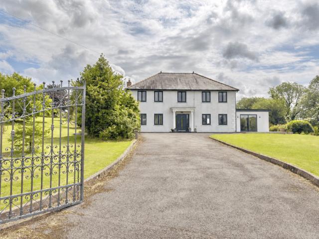 4 bedroom property with land for sale