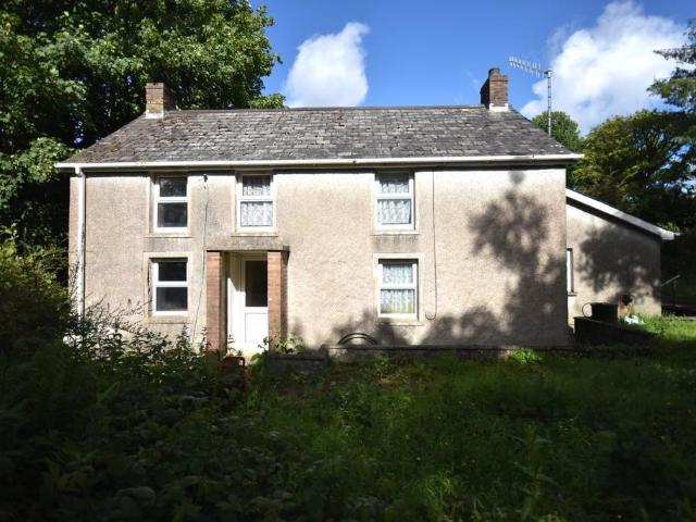 4 bedroom property with land for sale