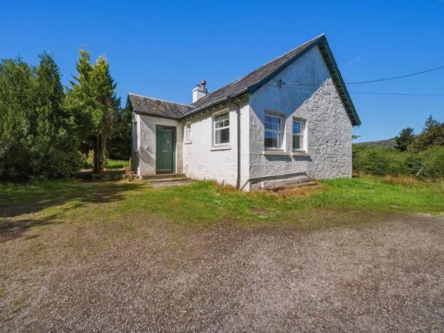 4 bedroom property with land for sale