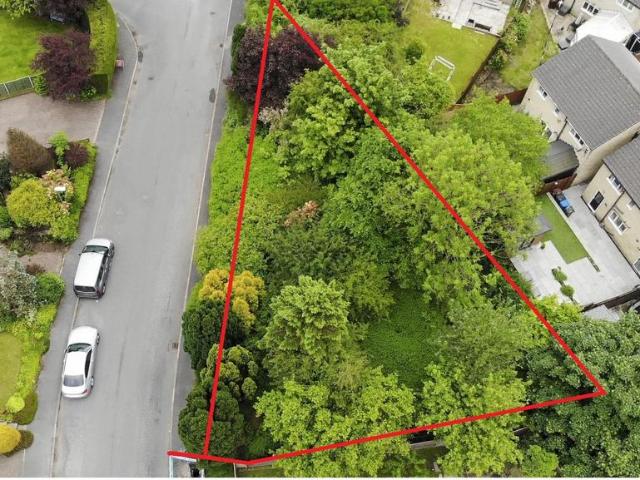 4 bedroom property with land for sale
