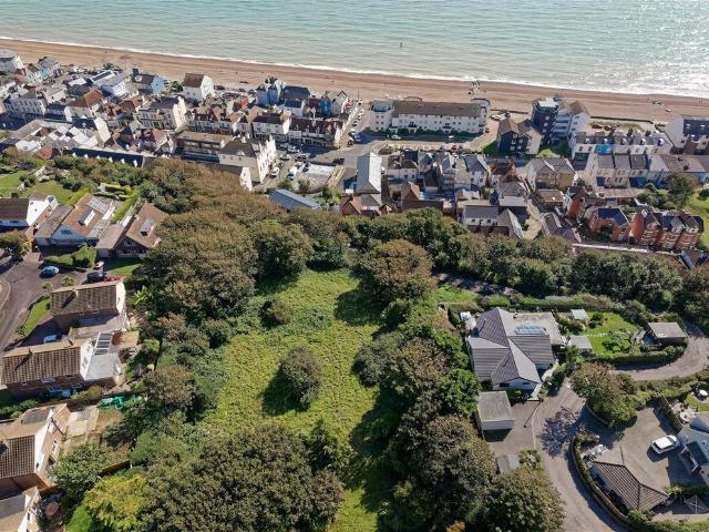 4 bedroom property with land for sale