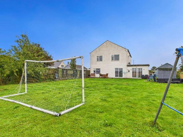 4 bedroom property with land for sale