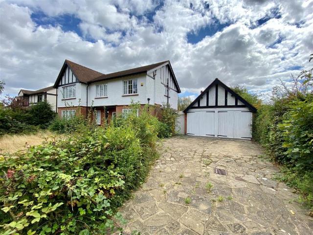 4 bedroom property with land for sale