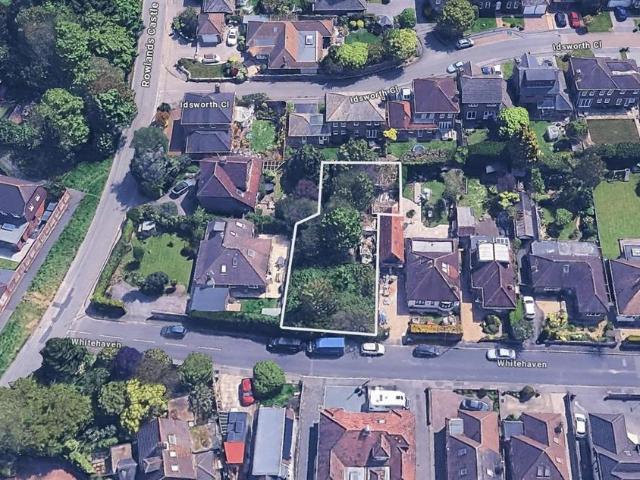 4 bedroom property with land for sale