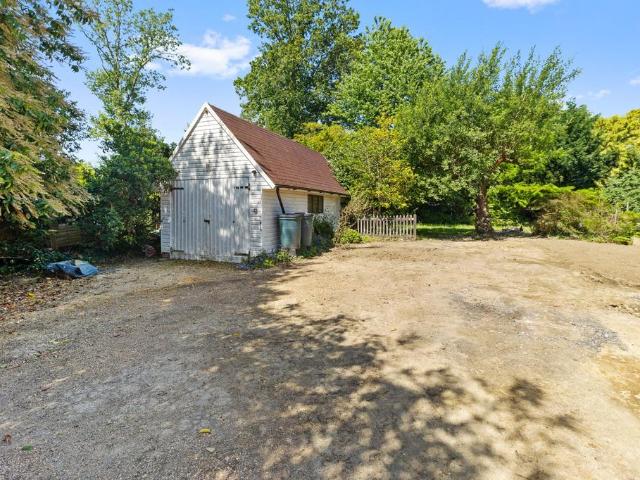 4 bedroom property with land for sale