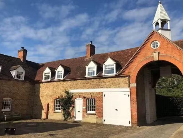 4 bedroom property to let in Kingston Bagpuize House, Kingston.