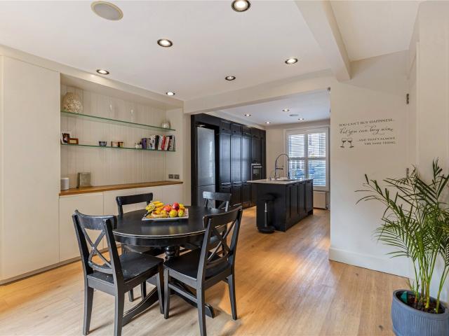 4 bedroom property to let in Knowsley Road, London, SW11 £5,500 pcm