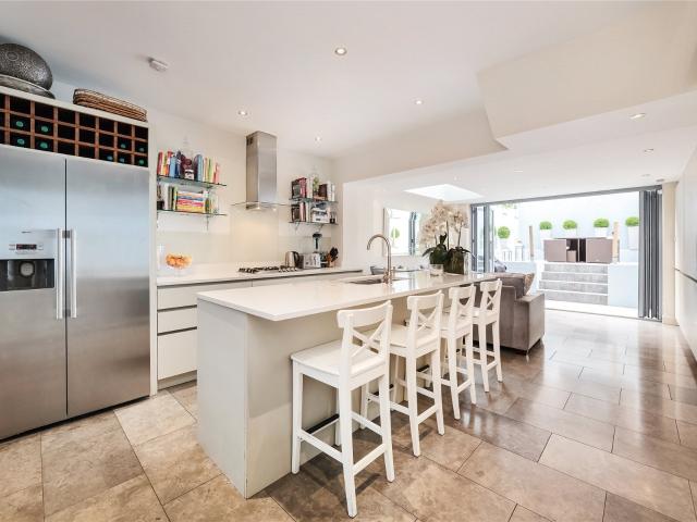 4 bedroom property to let in Langton Street, London, SW10 £11,000 pcm