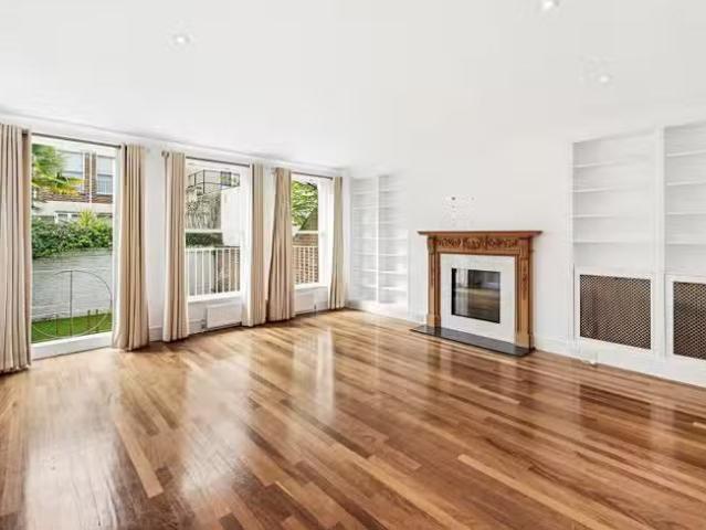 4 bedroom property to let in Shawfield Street, Chelsea, SW3.