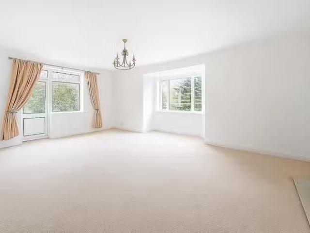 4 bedroom property to let in Wimbledon Park Side, London, SW19.